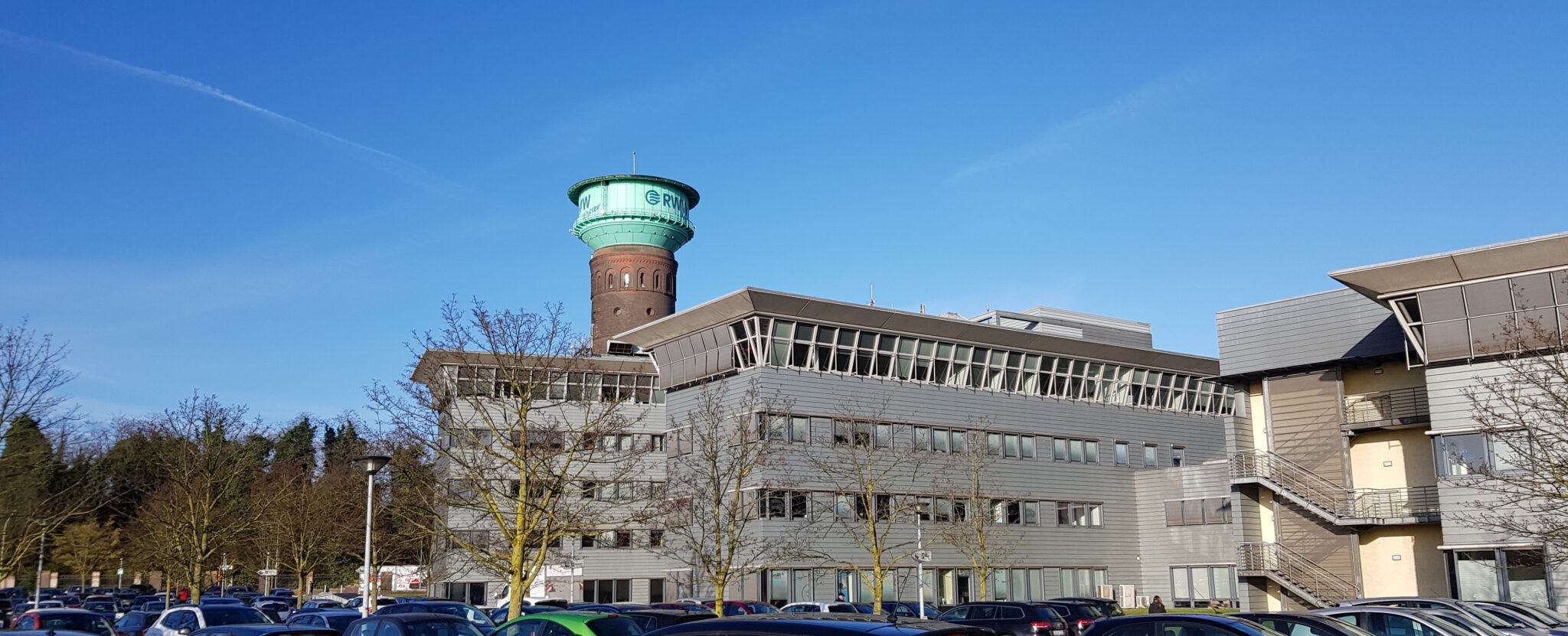 Microwave Photonics: High-Frequency Photonics for RF & Medical